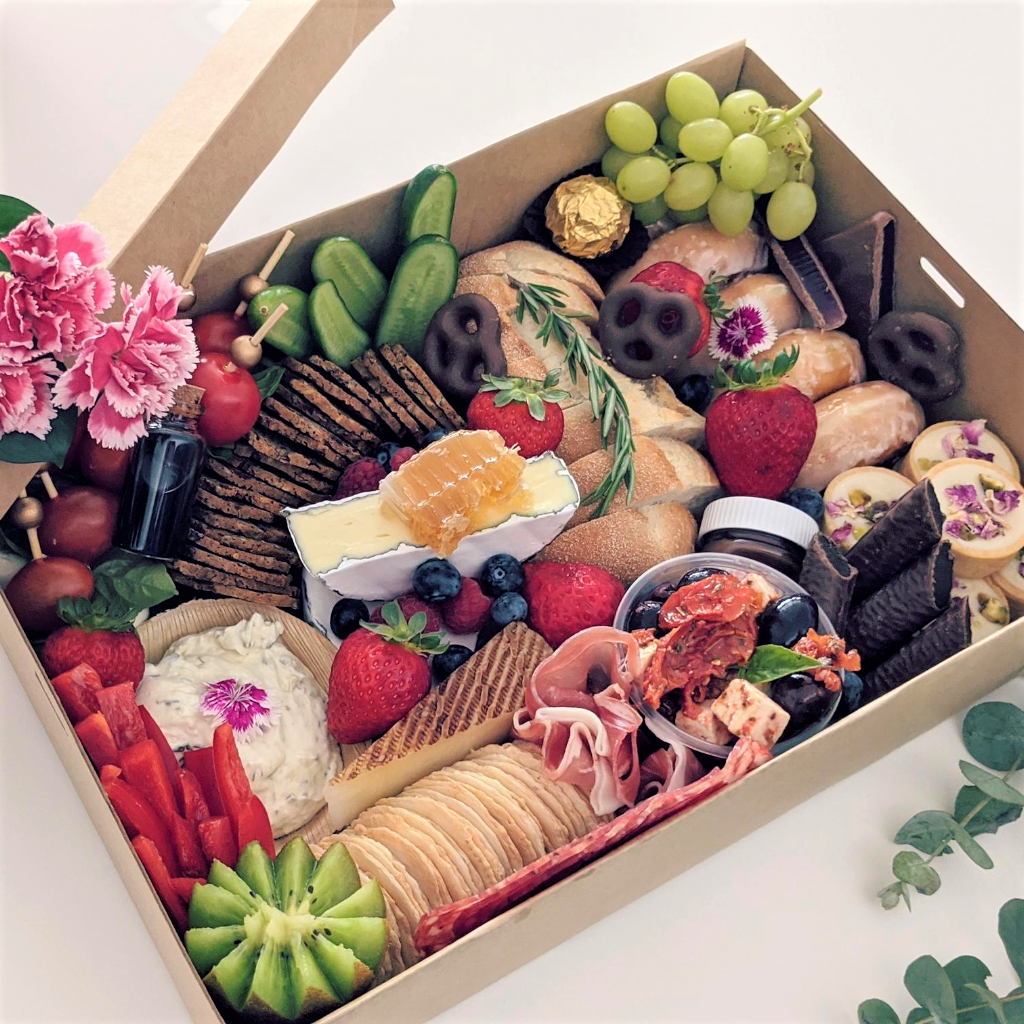 Medium Grazing Box – Whirlwind Celebrations